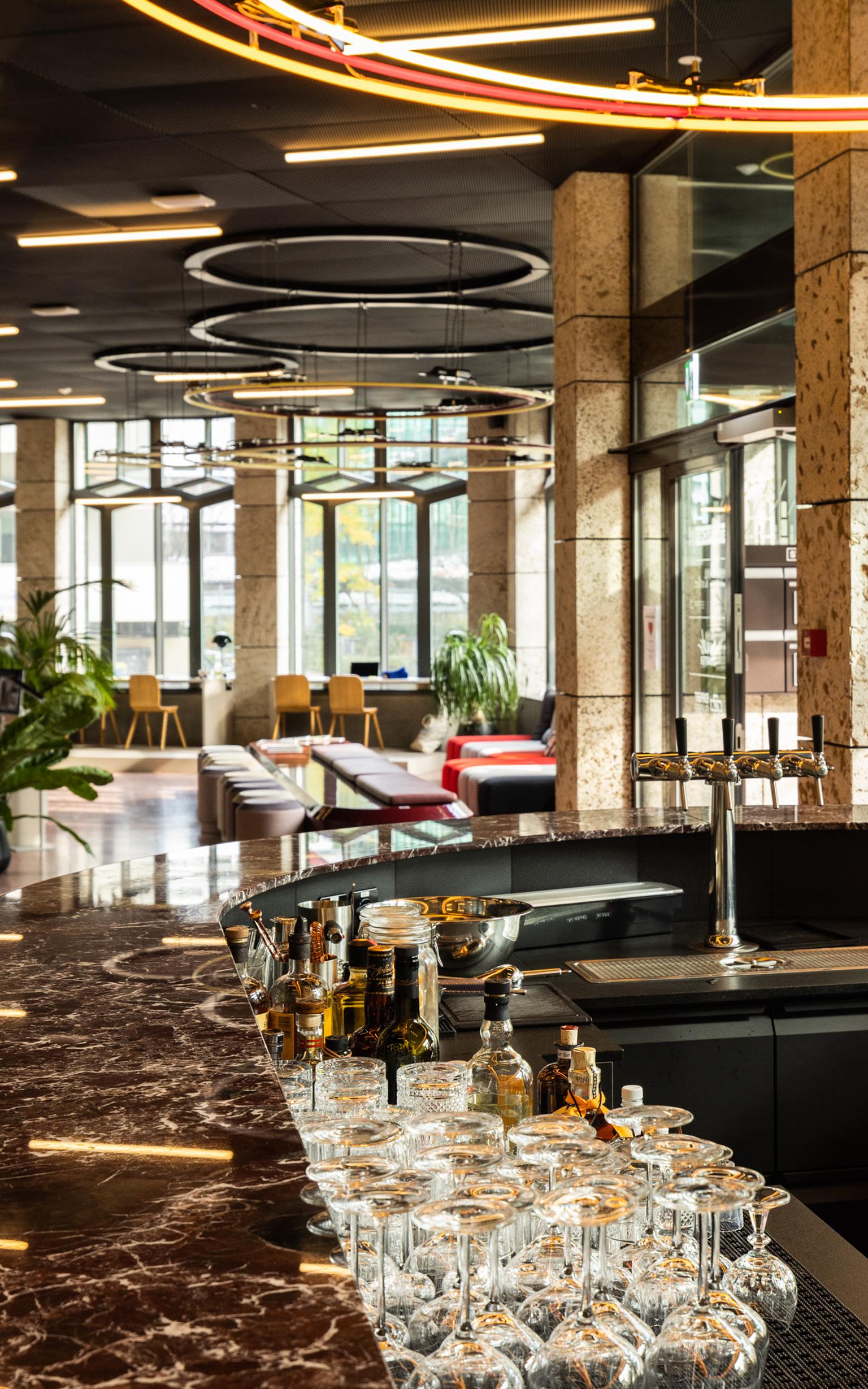 The Hip | Headsquarter